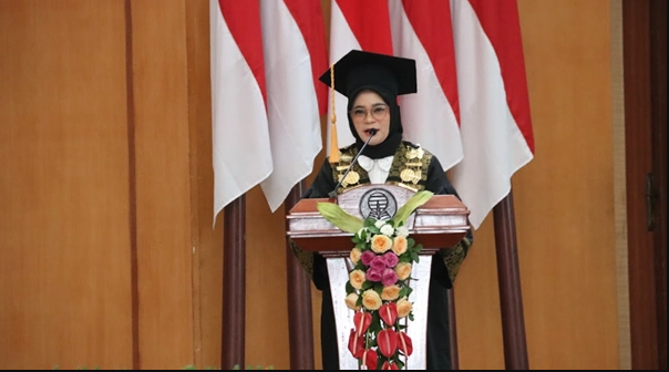 Mengukir Sejarah Baru: Prof. Dewi Juliah Ratnaningsih Resmi Menjadi ...